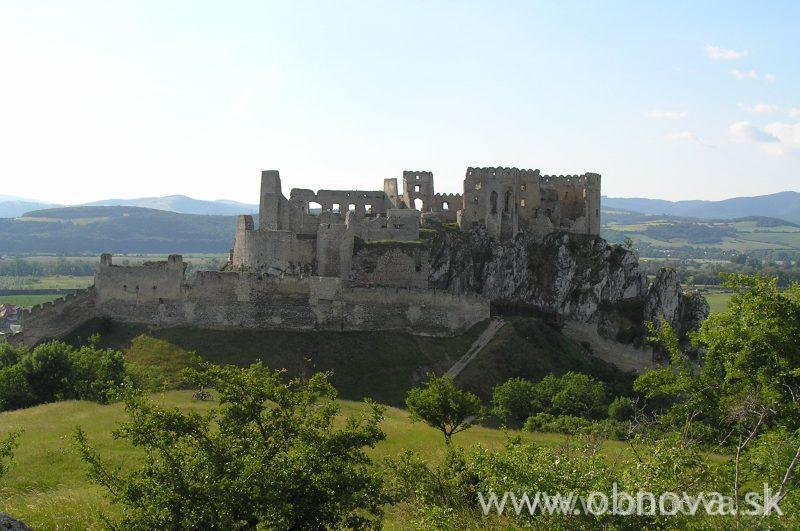 Západný palác Hradu Beckov obnovia – Obnova.sk